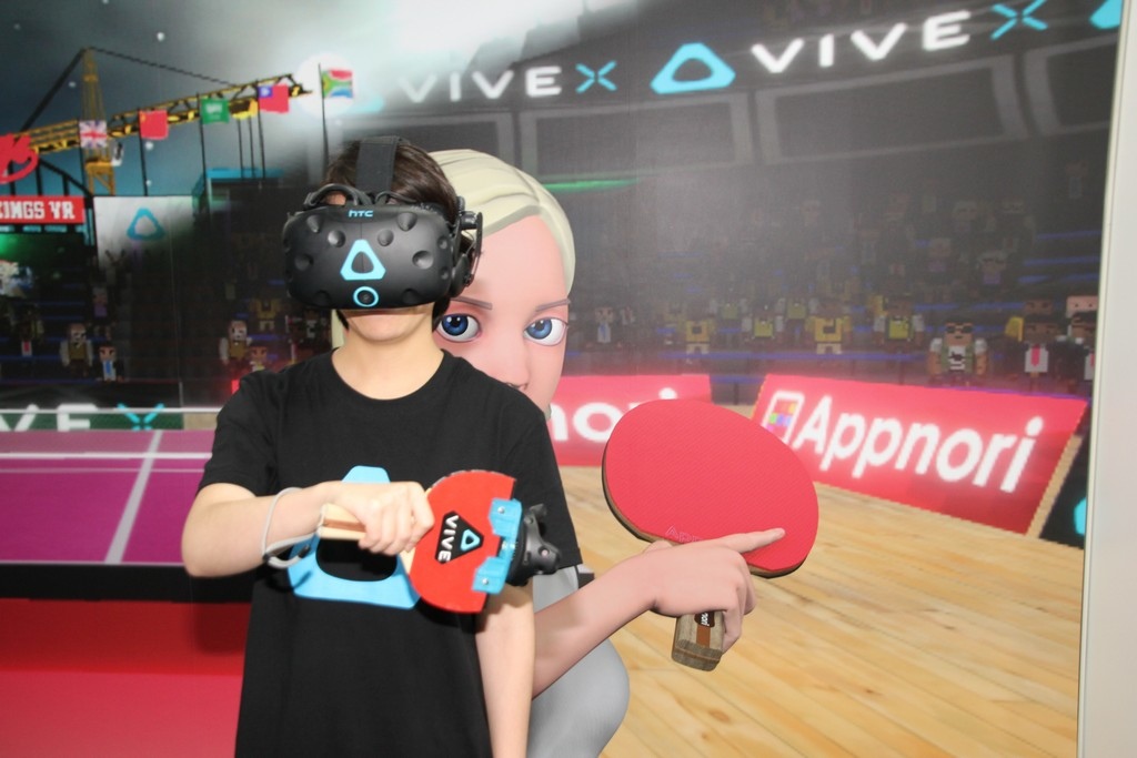 HTC Vive以《全民棒球王 VR》、《全民桌球王 VR》結合移動定位器展出互動體驗 | 遊戲基地 Gamebase