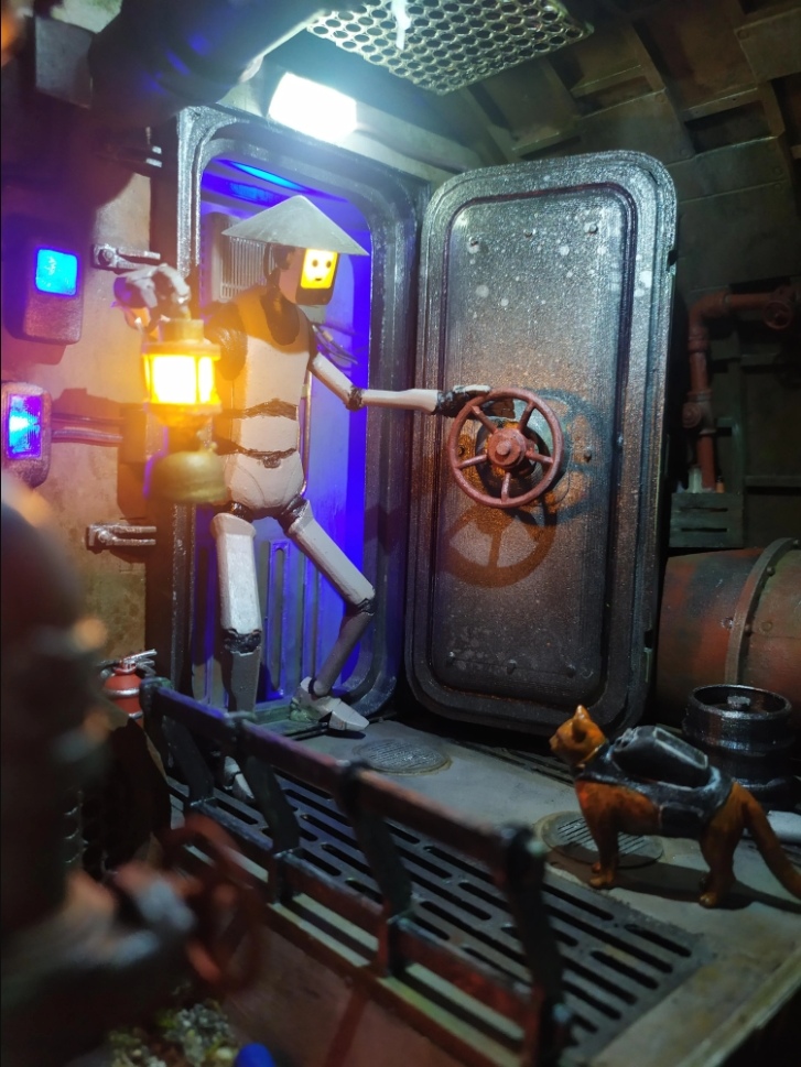 模型師創作《Stray》主題書架再現萌貓冒險，菌克、機械人忠實還原地底城市氣氛 | 遊戲基地 Gamebase