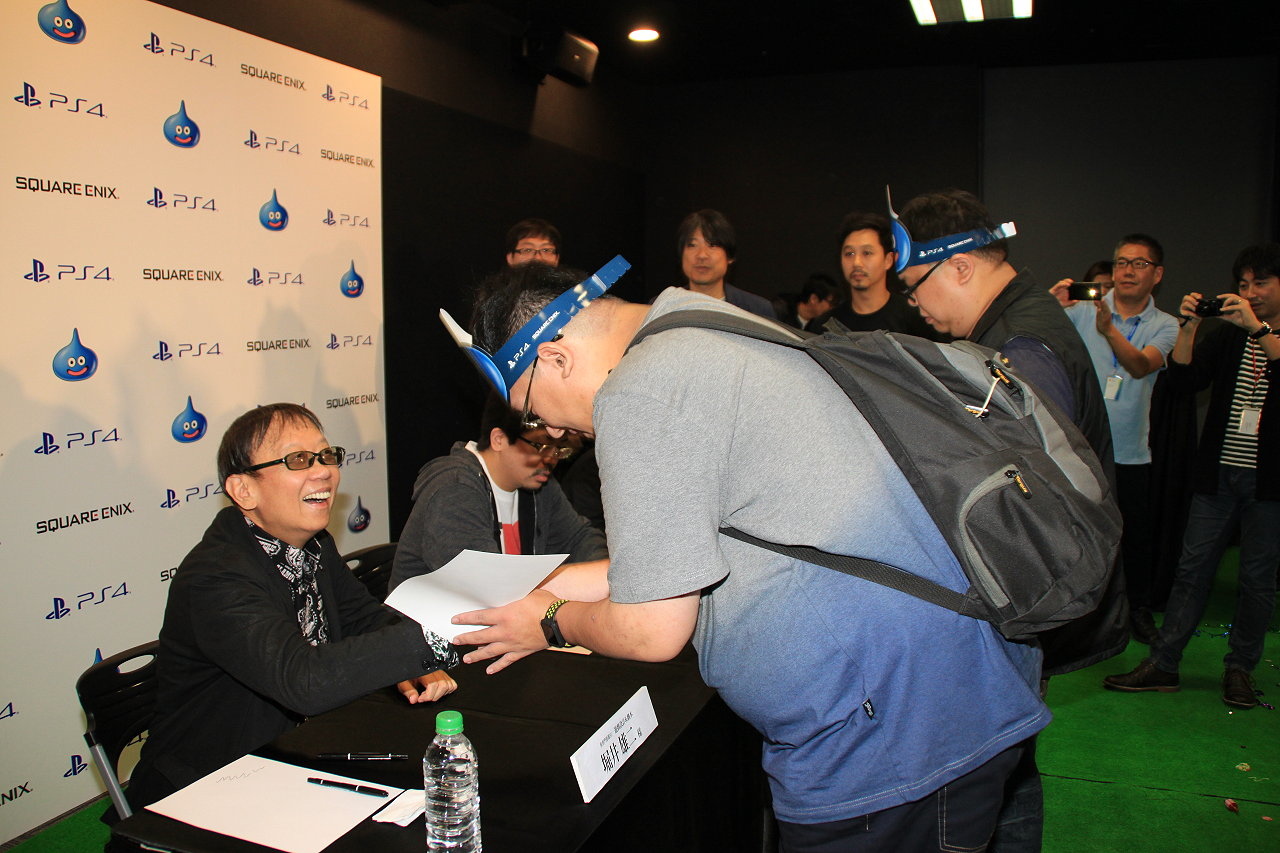 《勇者鬥惡龍XI》系列之父堀井雄二與粉絲歡慶繁中版上市，台灣限定主題小屋華麗登場 | 遊戲基地 Gamebase