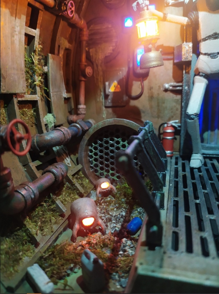 模型師創作《Stray》主題書架再現萌貓冒險，菌克、機械人忠實還原地底城市氣氛 | 遊戲基地 Gamebase