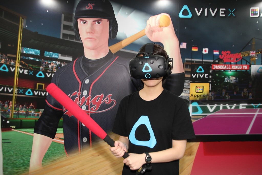 HTC Vive以《全民棒球王 VR》、《全民桌球王 VR》結合移動定位器展出互動體驗 | 遊戲基地 Gamebase